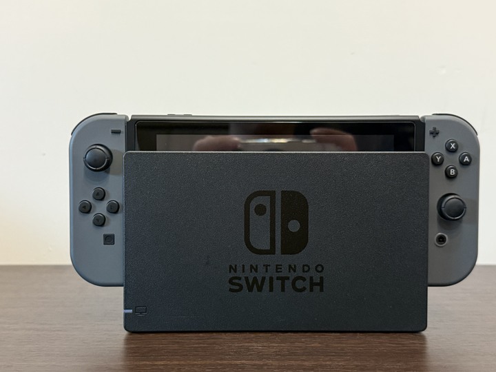 Nintendo Switch 灰色主機 - Mobile01